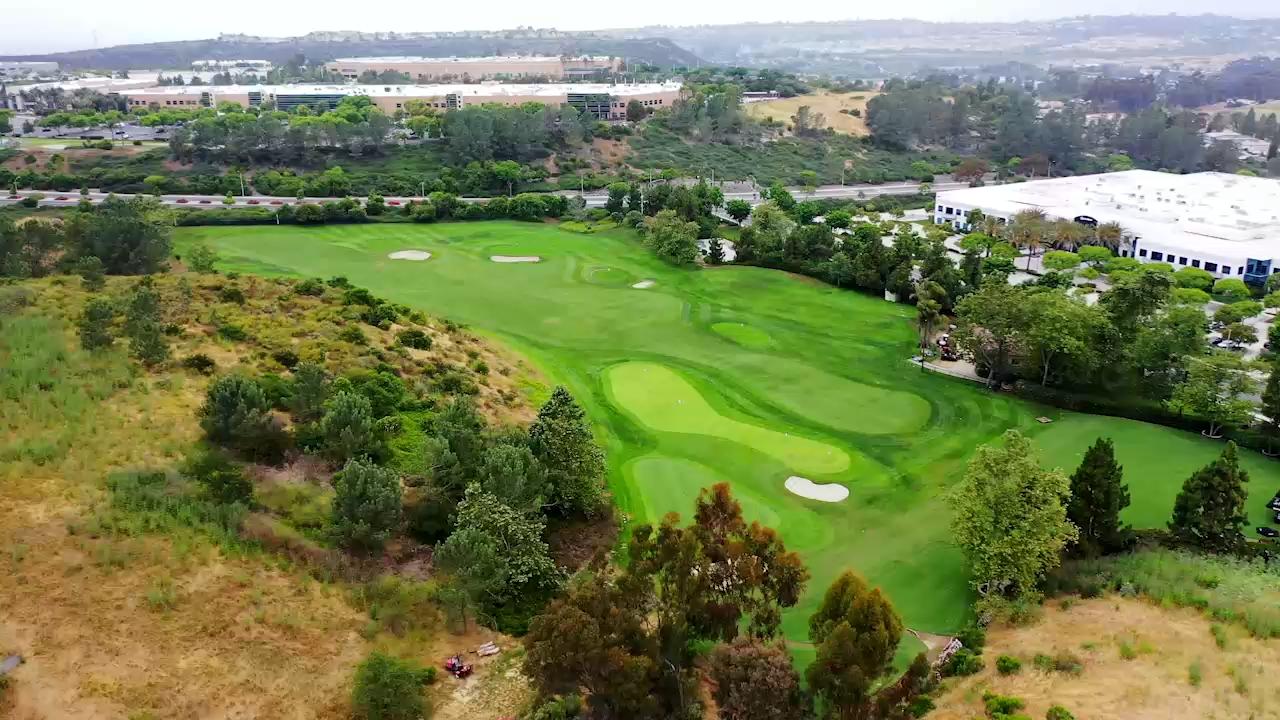 The Bays – Golf Lab & Suites